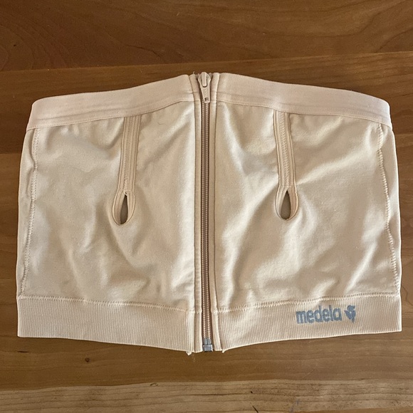 Medela | Intimates & Sleepwear | Medela Easy Expressions Breast Pump ...
